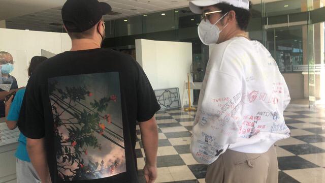 Bad Bunny saca su tarjeta electoral para votar en Puerto Rico | Univision Puerto Rico WLII ...